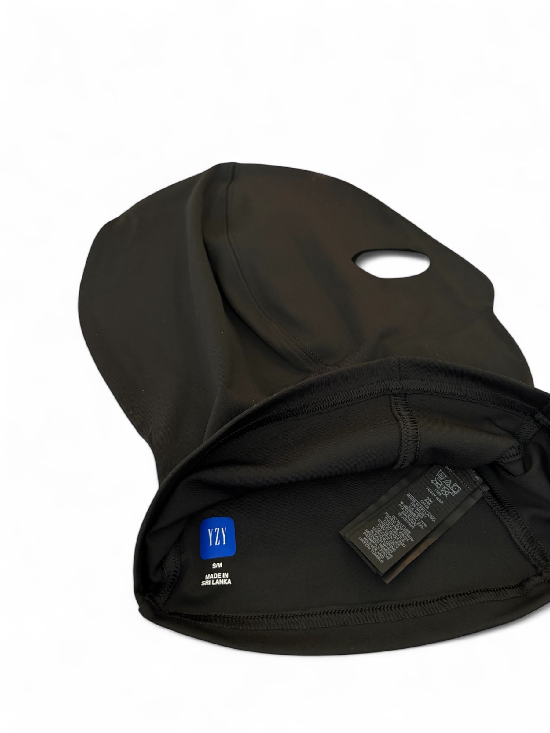 YZY Gap Mask – VlordsWorld